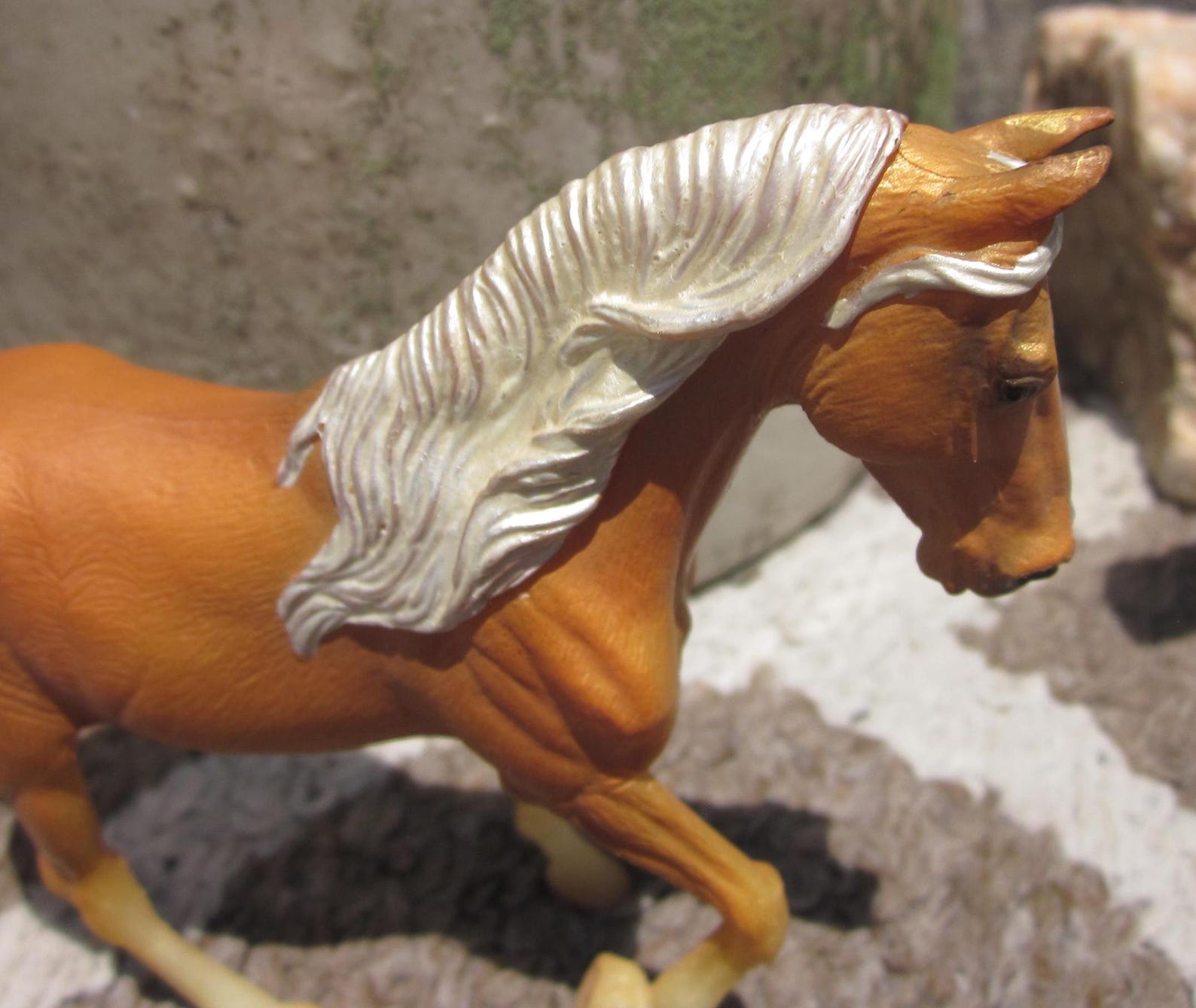Breyer Collecta 1:20 Scale, Palomino With Silver White Mane Tennessee ...