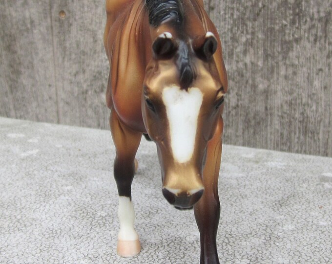 Breyer Bay Quarter Horse Mare With White Stockings & Blaze - Etsy