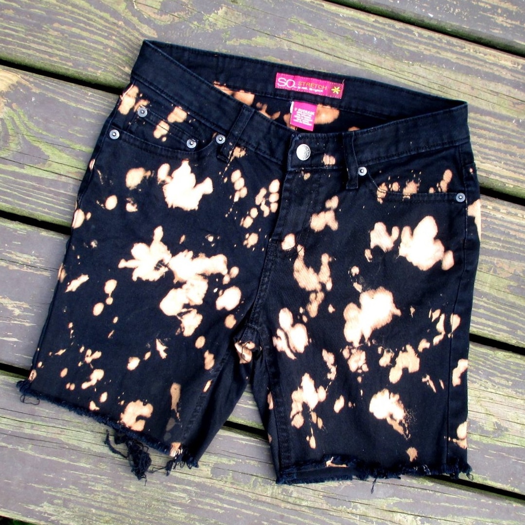 Distressed Cut-off Shorts / Size 3 Average / Post-apocalyptic ...