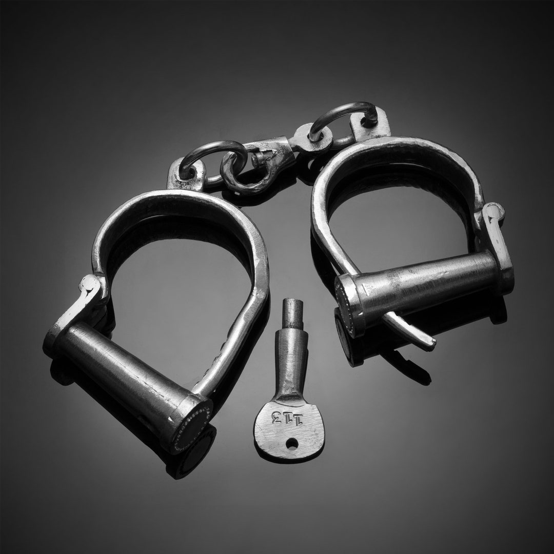 Steel Handcuff Hathkadi 2 Keys for , Theatre, Role Play, Movie, Drama ...