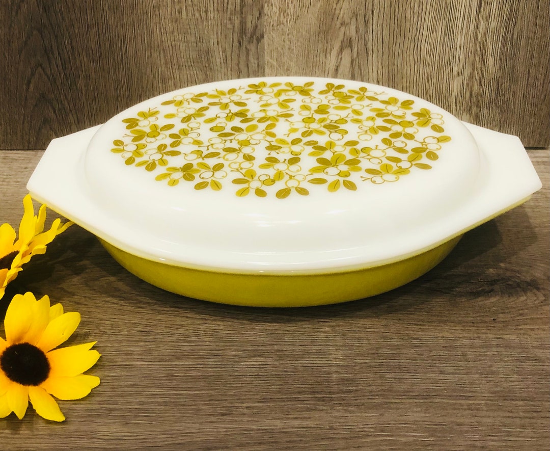 Pyrex Verde 1 1/2 Quart Olive Green Divided Casserole Dish With Lid ...