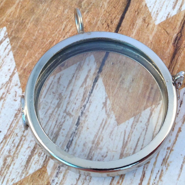 Shadow Box Locket - Etsy