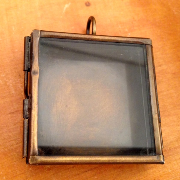 Shadow Box Necklace - Etsy