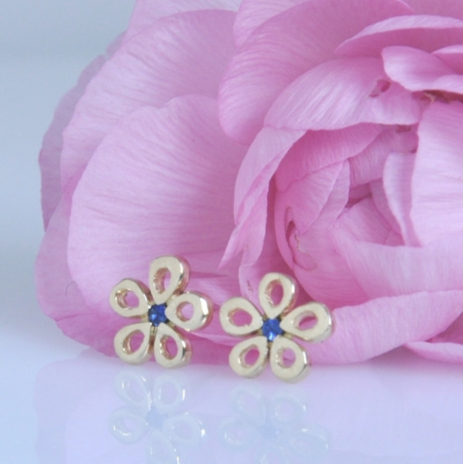 14k Gold Stud Earrings Small Gold Earrings Gold Flower | Etsy