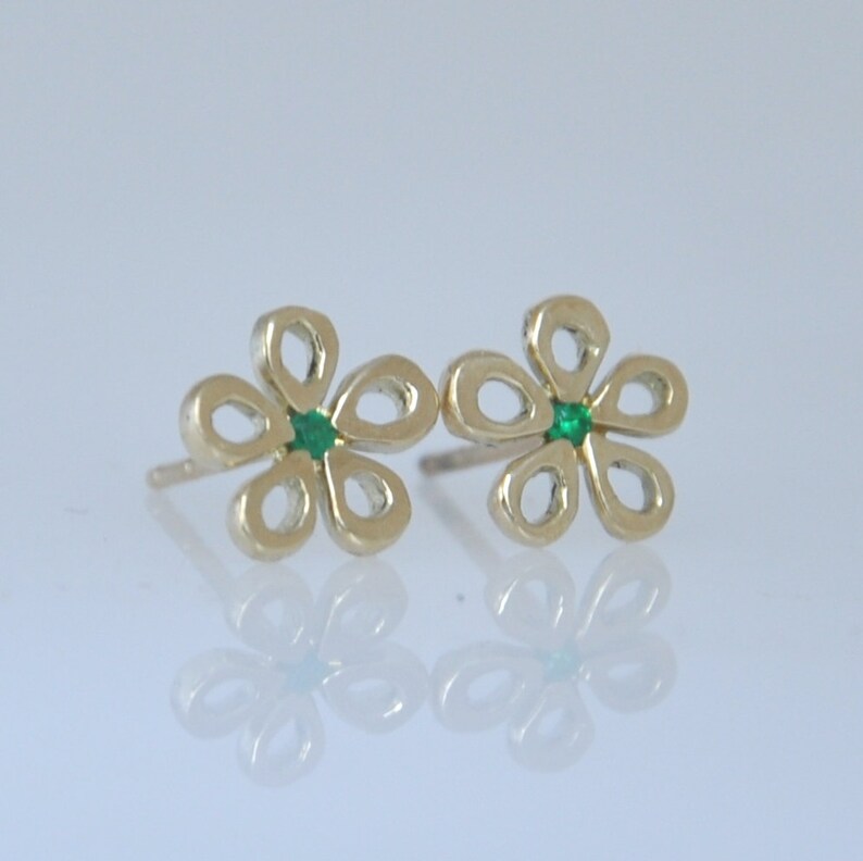 14k Gold Stud Earrings Small Gold Earrings Gold Flower - Etsy
