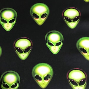 Fabric by the Half Yard - Alien Heads, Aliens in Space, Outer Space ...