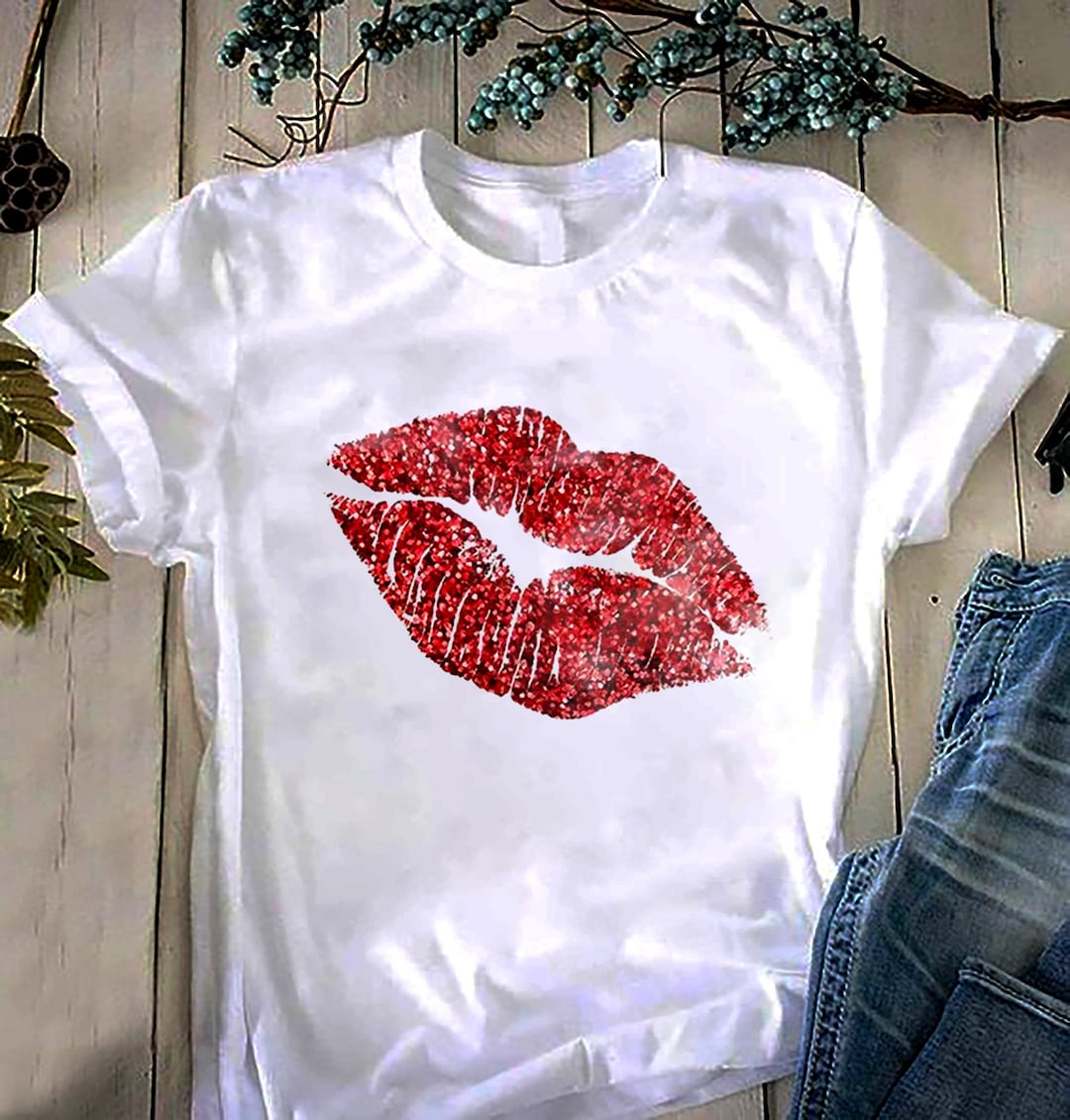 Red Lips T-shirt, Big Lips Shirt, Makeup Shirt, Women Love Shirt, Lips ...