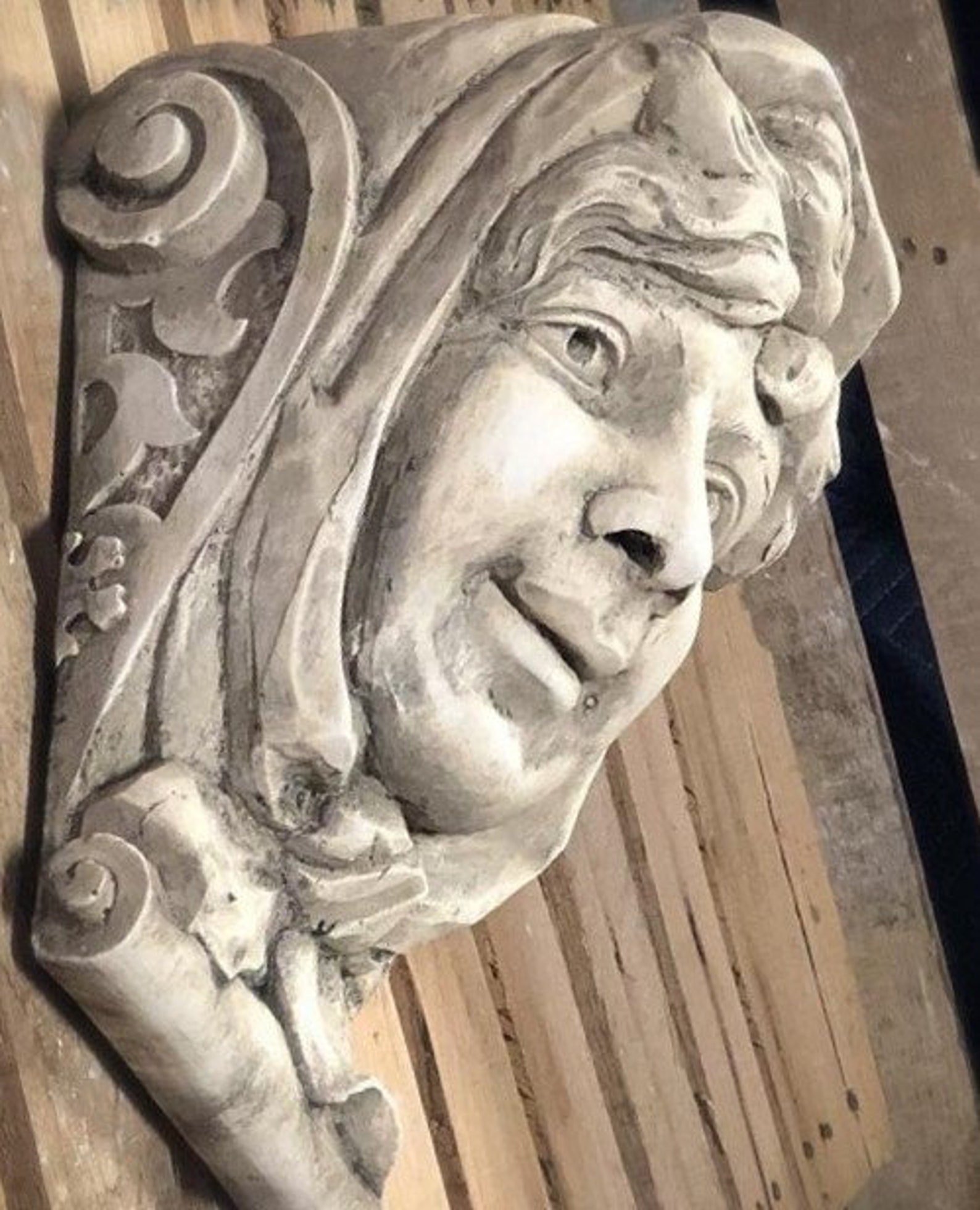 Bonnet Lady Face Wall Corbel King Collection 22076 | Etsy