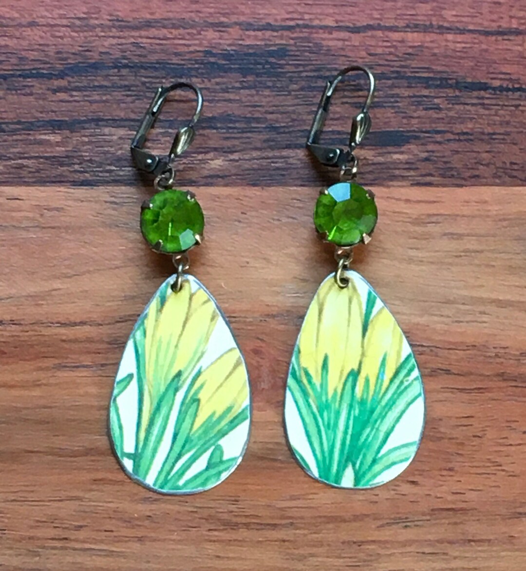 Vintage Floral Teardrop Tin With Green Connector Earrings Vintage ...