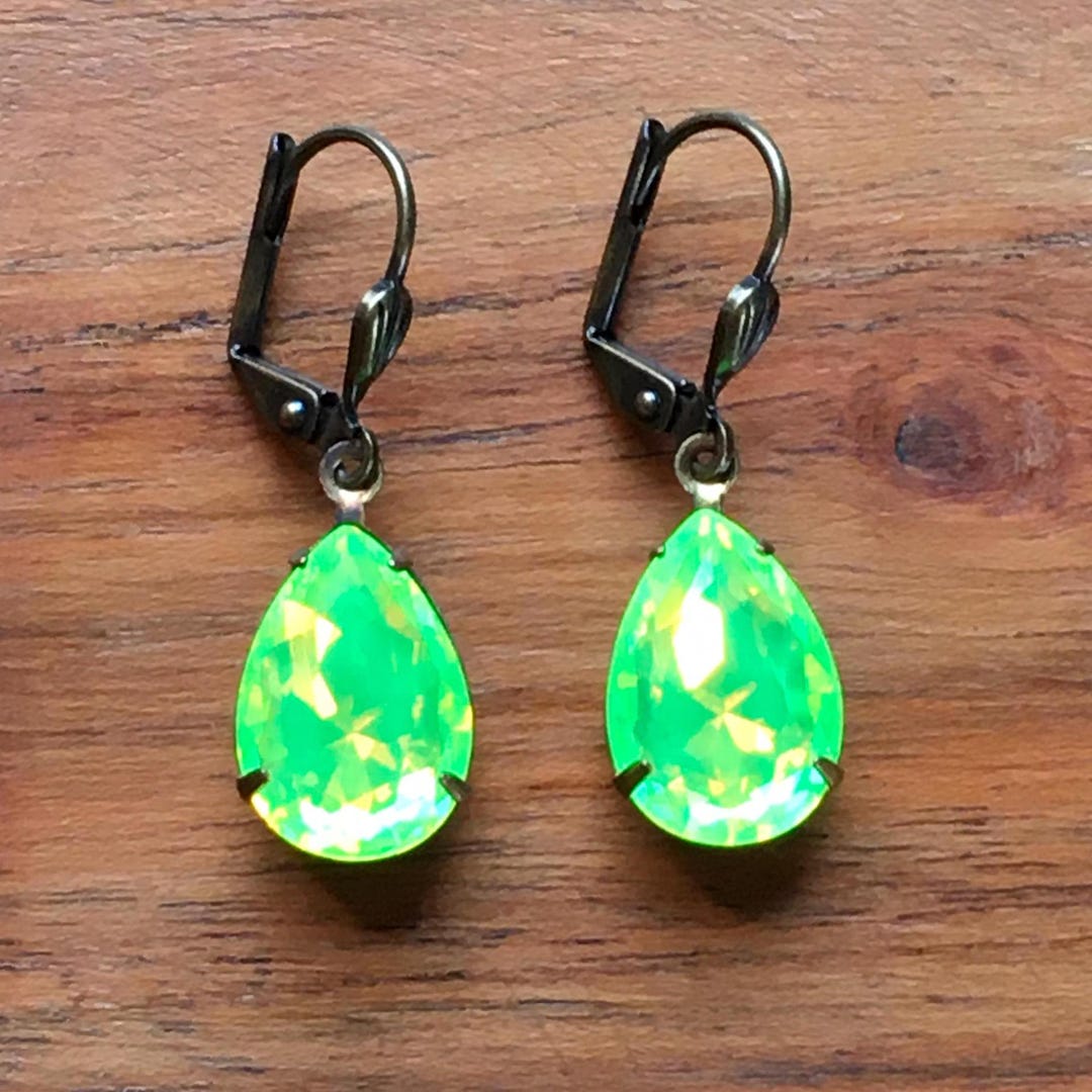 Vintage Electric Chartreuse Green Teardrop Earrings Brilliant Neon ...