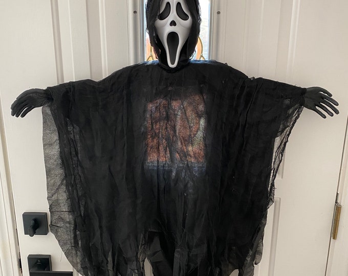 36” Hanging Ghostface Scream Halloween Collectible Decoration by ...