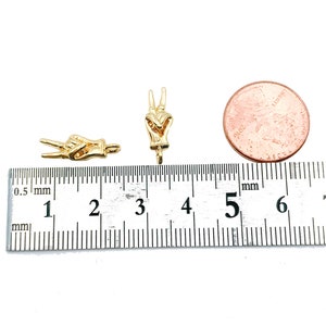 Peace Hand Sign Charm Pendant, 24K Gold Peace Hand Sign, Peace Sign ...