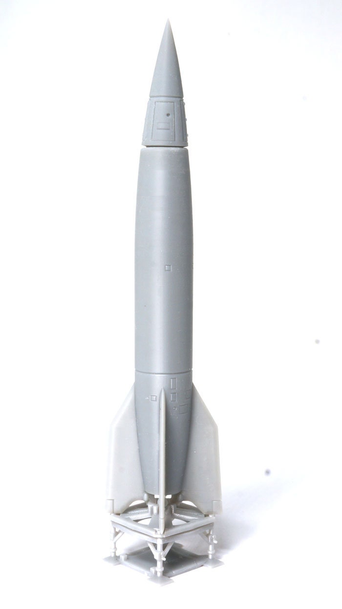 1/144 3D Printed WWII V2/A4 Rocket With Launch Pad. Unpainted - Etsy