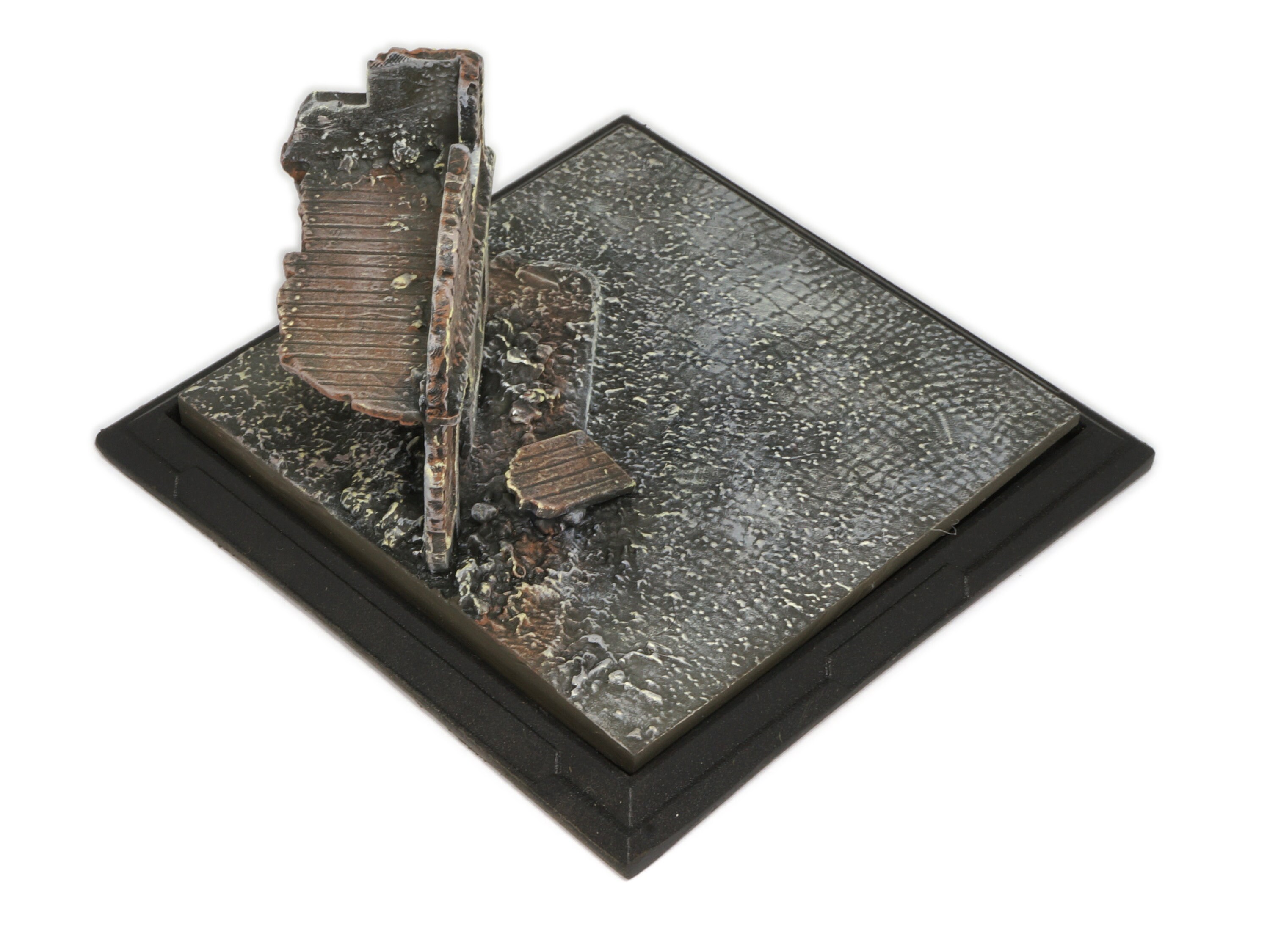 1:144 / N Scale / 12mm "ruin - Hotel" Diorama Base. 3D Printed ...