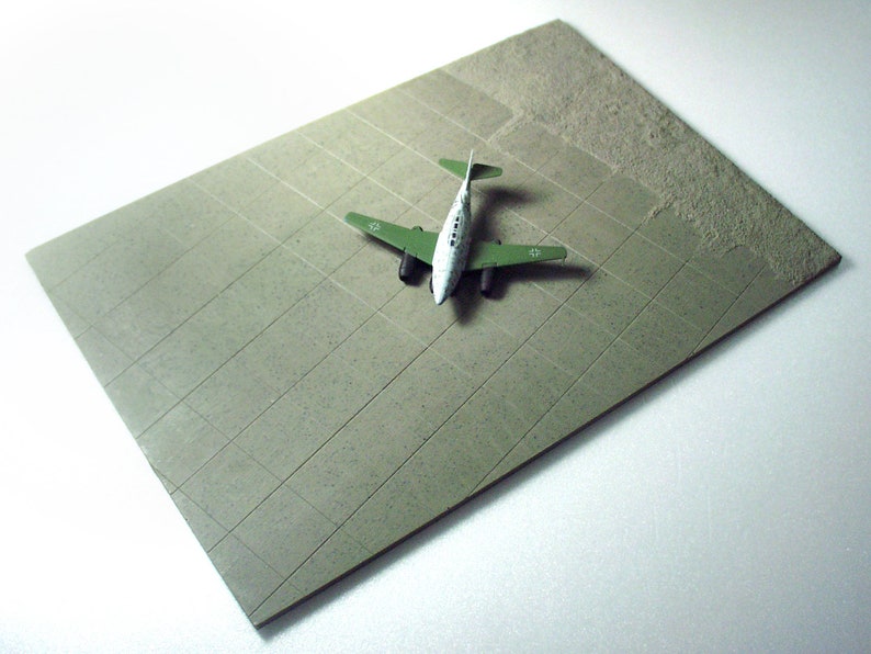 1:144 / N Scale / 12mm "mini Tarmac Airfield" Diorama Base. 3D Printed ...
