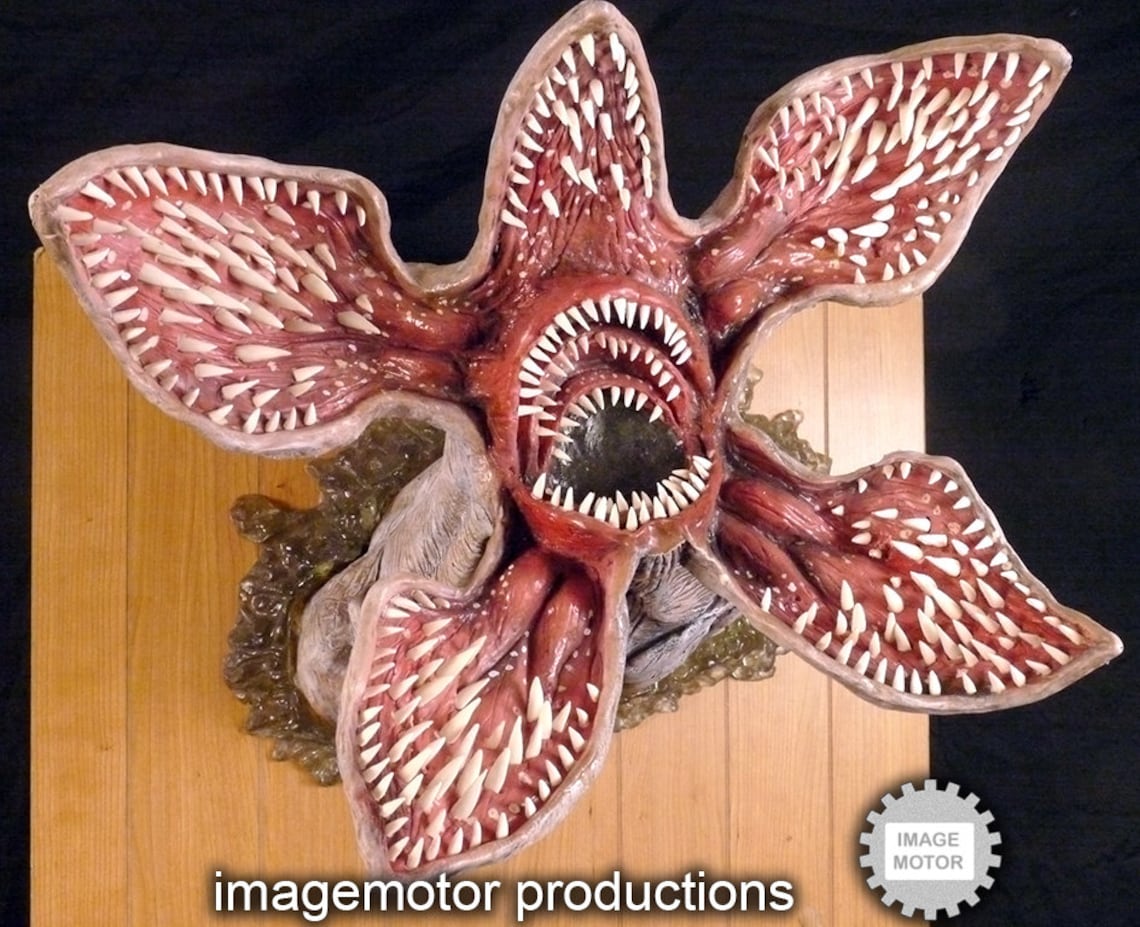 Wall Bursting Stranger Things Demogorgon Prop Replica - Etsy