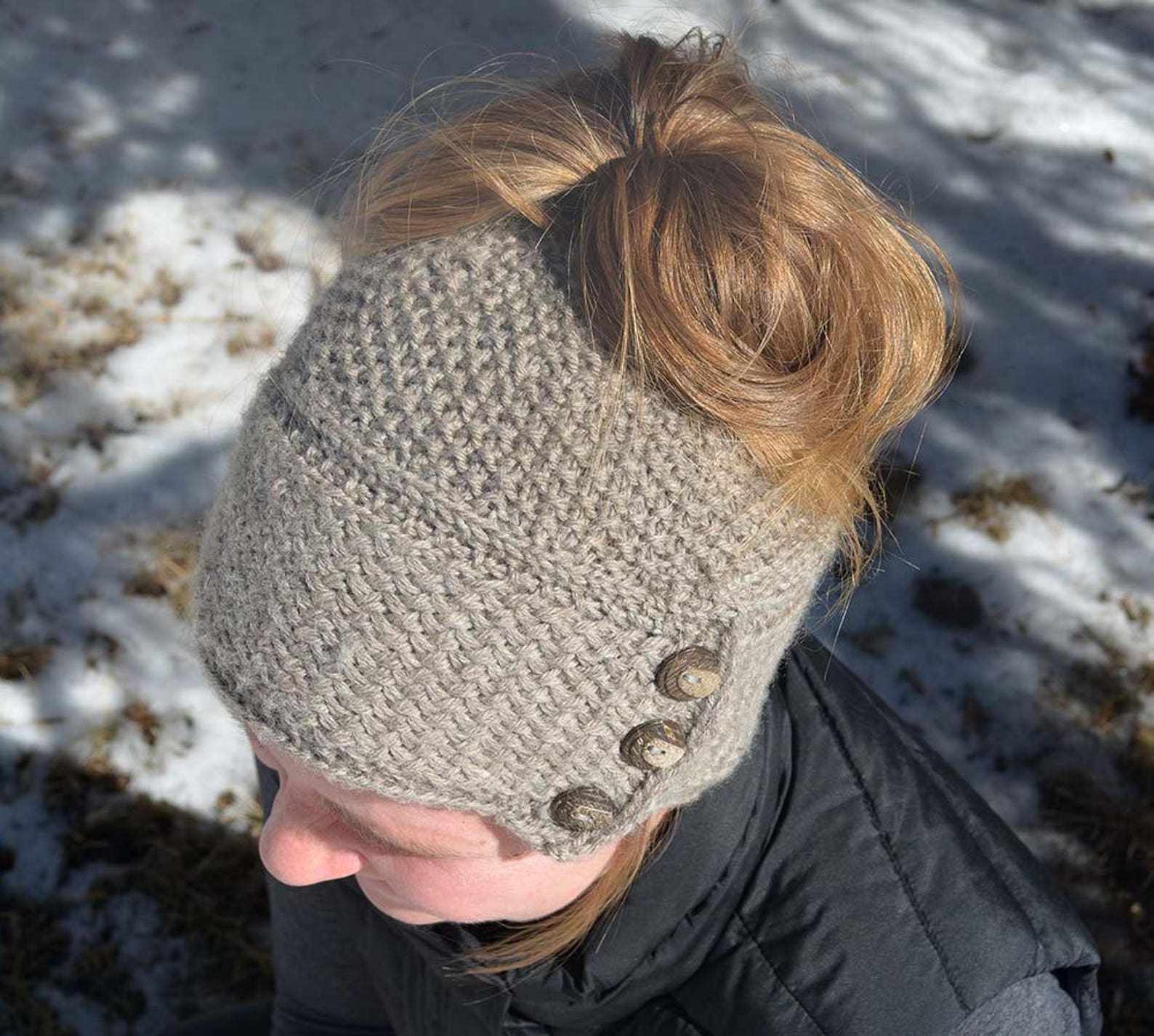 KNITTING PATTERN Messy Bun Hat // Knitting Pattern for Women - Etsy