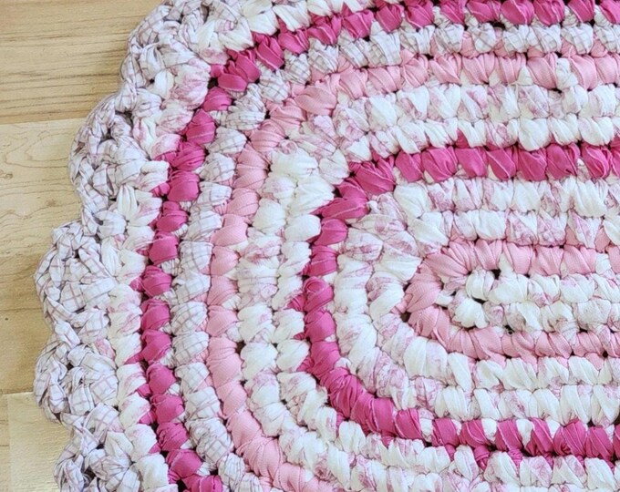 Pink Rag Rug, Handmade Pink White Cotton Oval Upcycled Textile Fabric ...