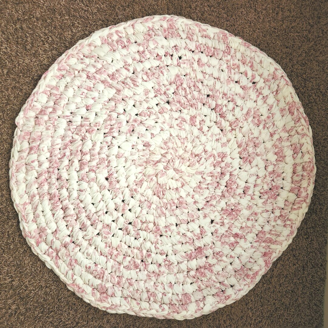 Pink Rag Rug, Handmade Pink White Cotton Round Upcycled Textile Fabric ...