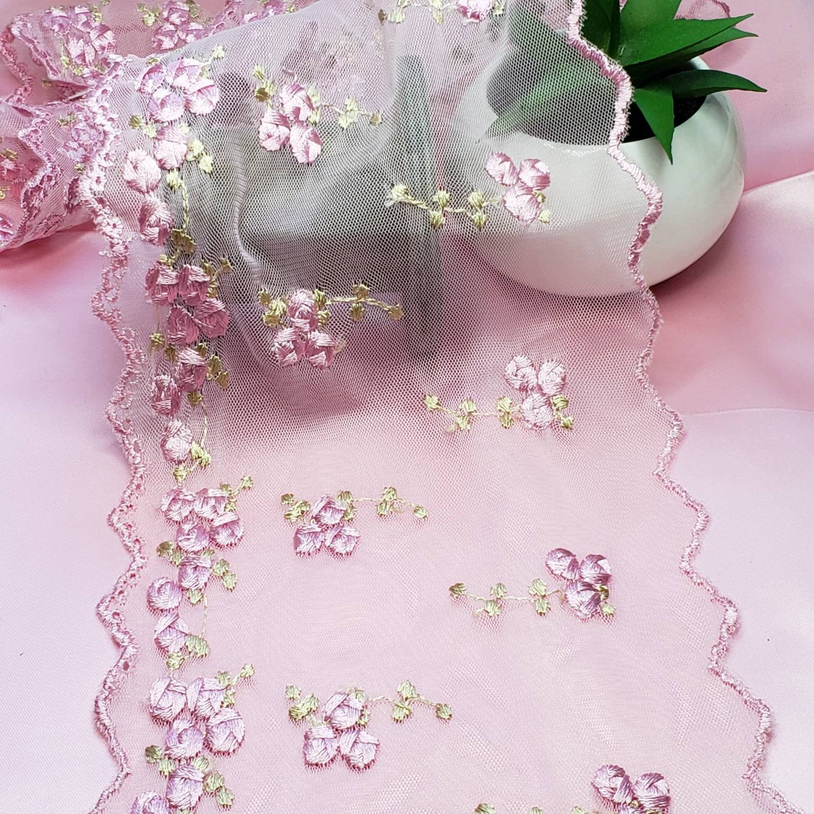 Rose Pink Floral Lace Trim. Sheer Soft Embroidered Flower Rose Bud ...