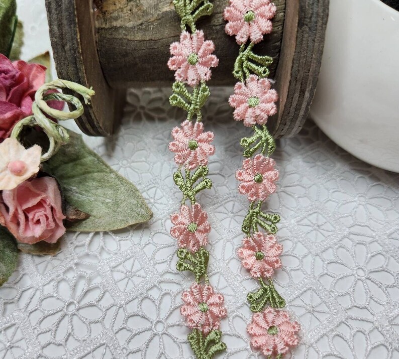 Pink Rococo Daisy Lace Pink Green Embroidered Floral Trim - Etsy