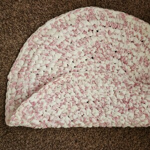 Pink Rag Rug, Handmade Pink White Cotton Round Upcycled Textile Fabric ...