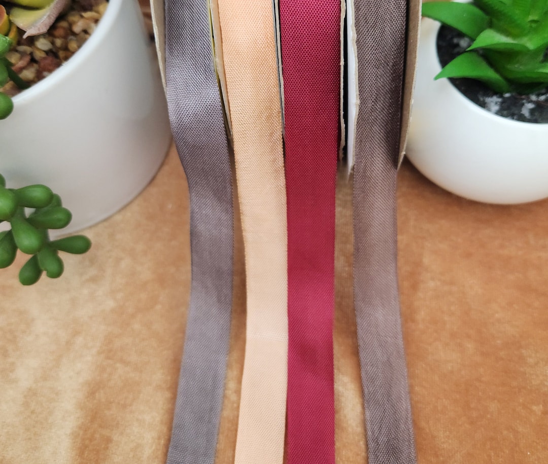 Hug Snug Ribbon, Vintage Crinkle Seam Binding Trim 4 Yards in Red Peach ...