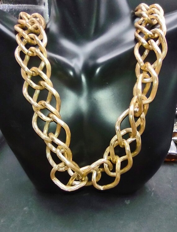 Avon Chunky Link Chain - Gem