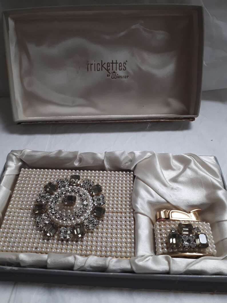 TRICKETTES by Wiesner Cigarette Case & Matching Lighter, BOXED, Pearls ...