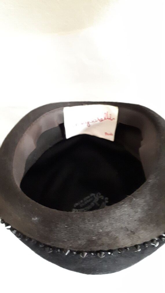 ELSA SCHIAPARELLI cloche style vintage hat, black & b… - Gem