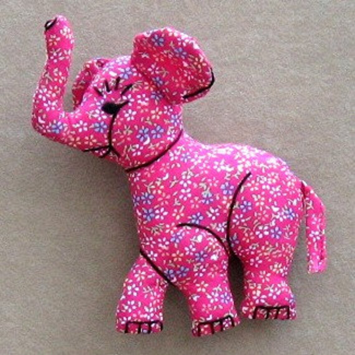 1943 Vintage Elephant, ITH Machine Embroidery DIGITAL Download,6-inch ...
