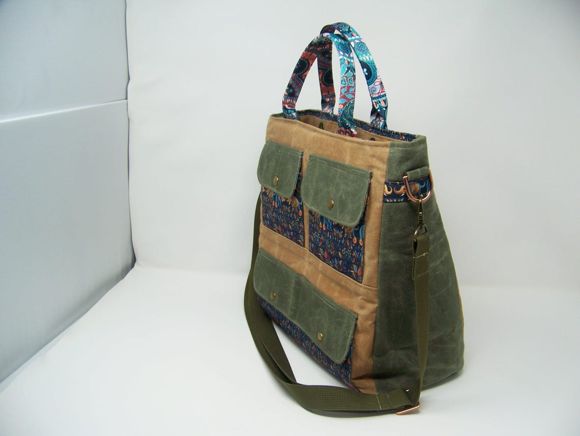 Large Tote With Lots of Pockets - Pattern: "avalow Tote" by County Cow ...