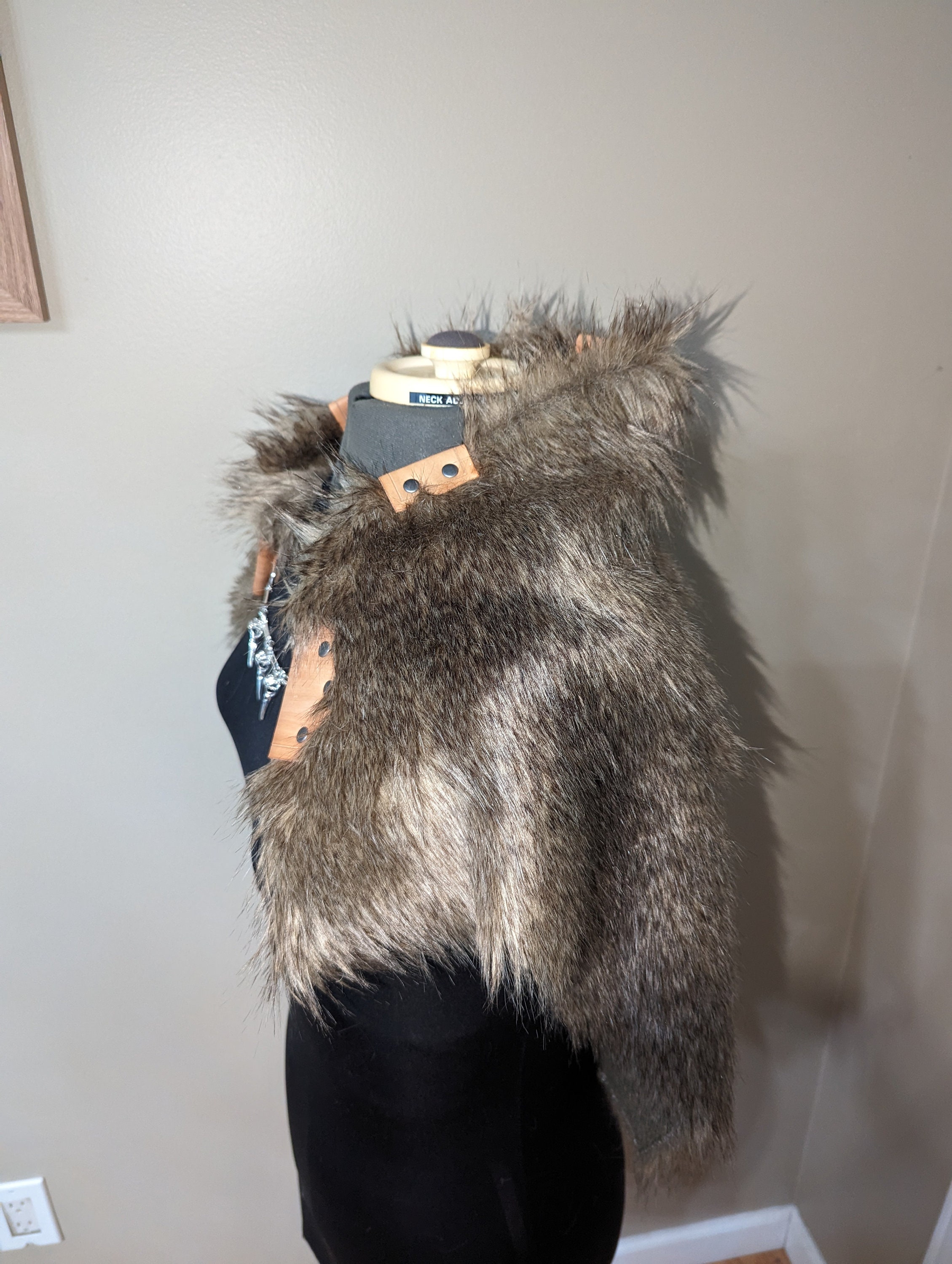 Viking Fur Mantle W/ Raven Skull Closure, Viking Cloak, Fur Caplet ...