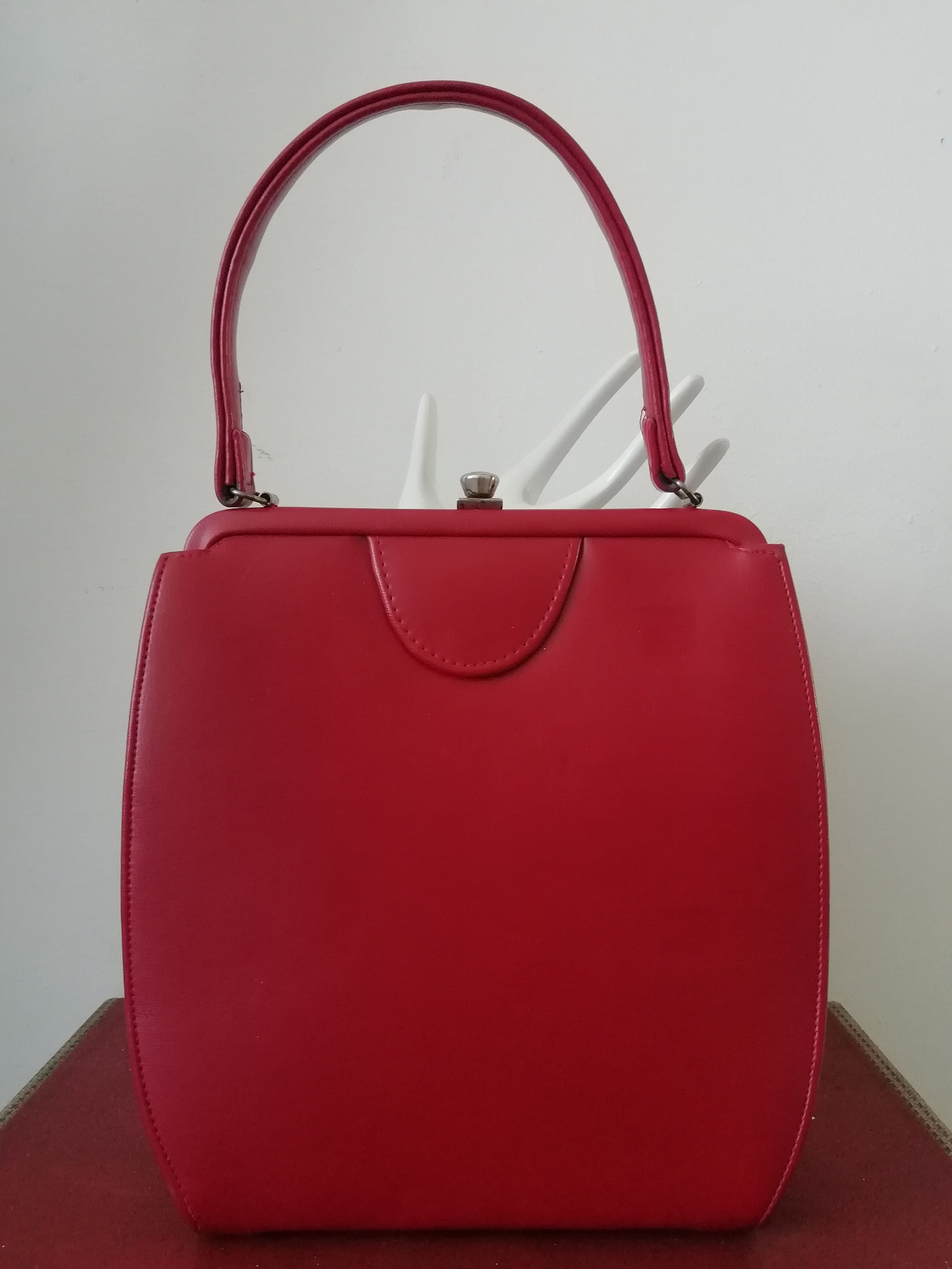 1940's / 50's Deep Cherry Red Larger Sized Leather Handbag - Good ...