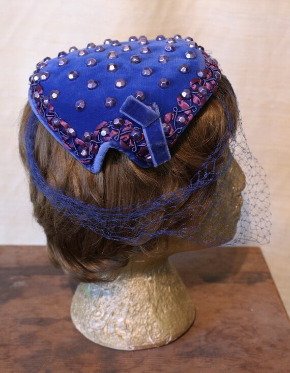 1950s Vintage Studded Royal Blue Velvet Caplet w/ Att… - Gem