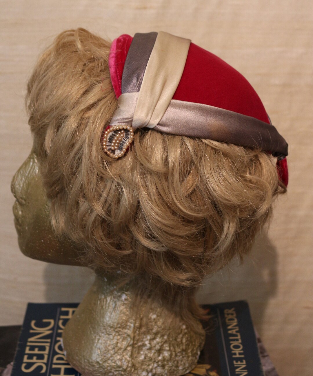 1950s Vintage Triangular Caplet in Fuschia Velvet W/ Grey Ombre Satin ...