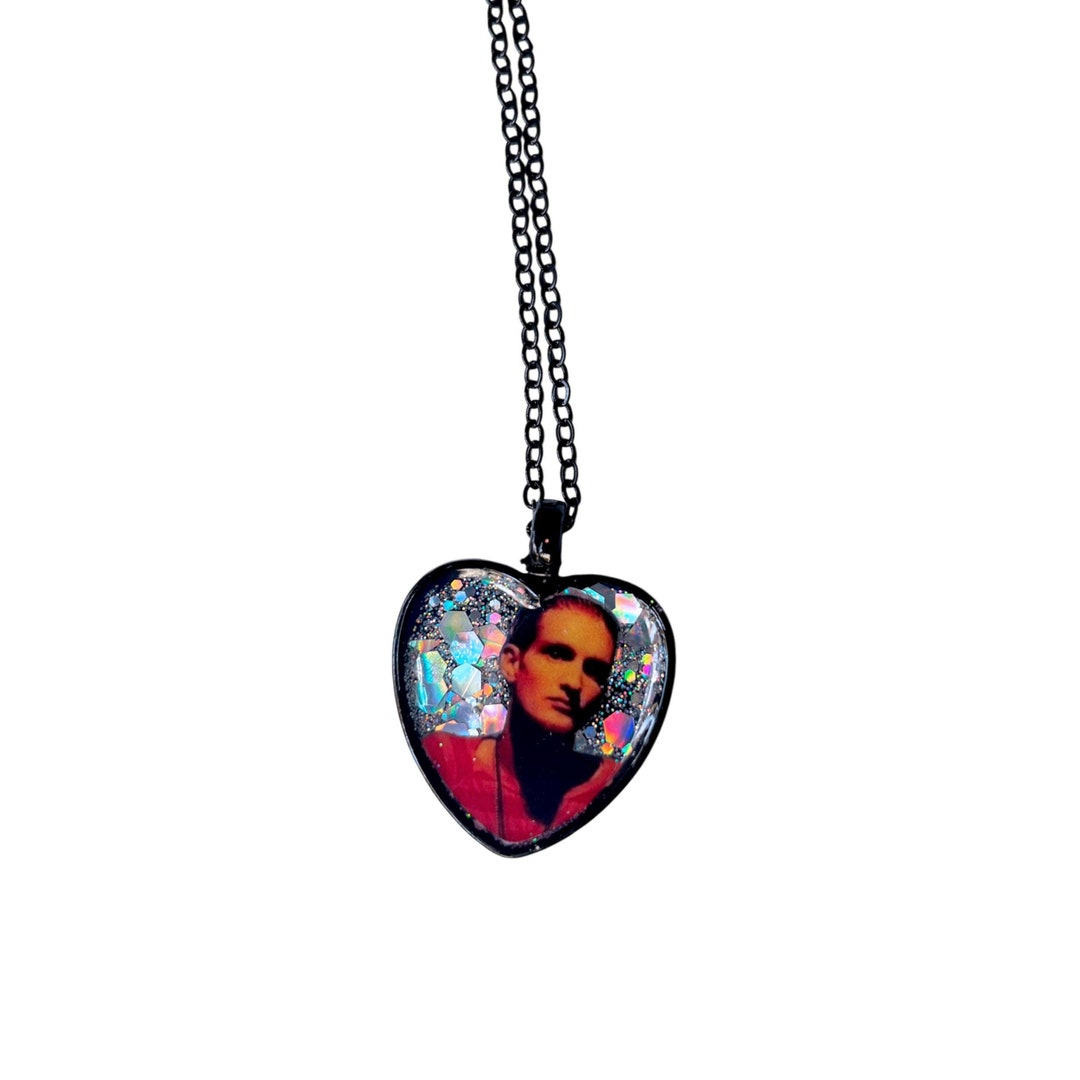Layne Staley Necklace - Heart-shaped Pendant Inspired by Alice in ...