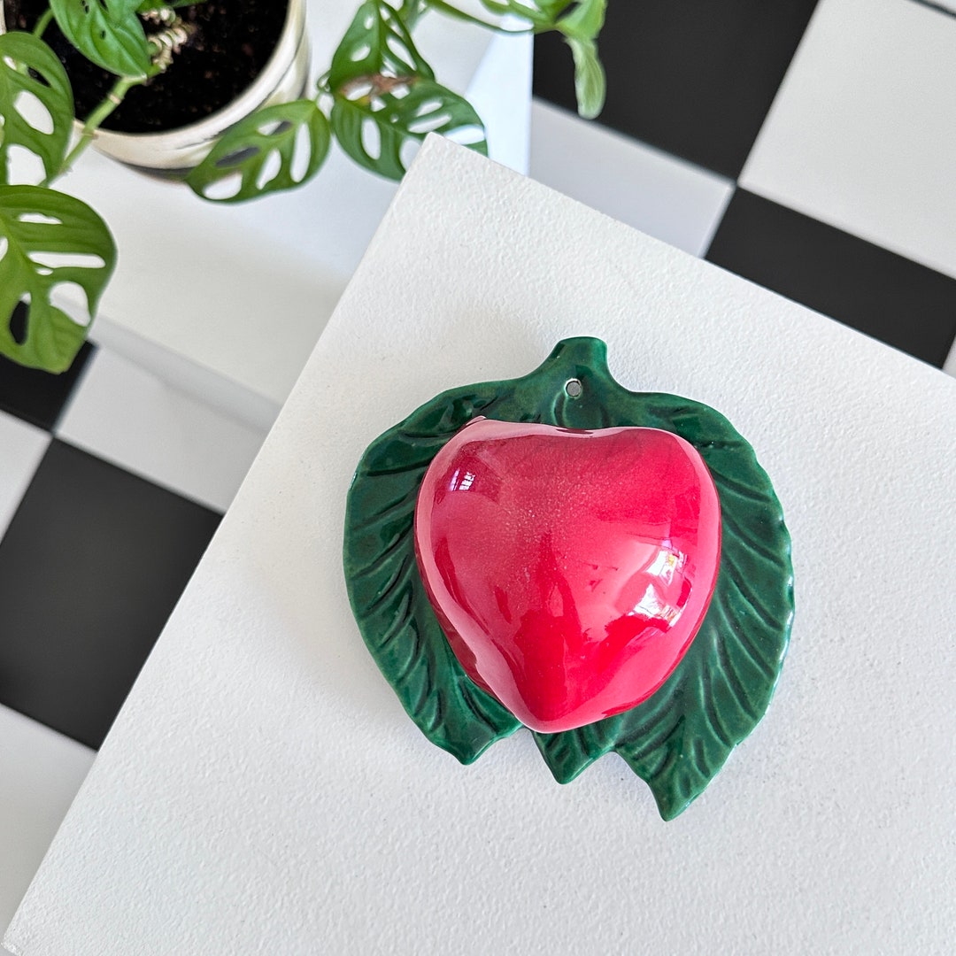 Pretty Vintage 1970s Ceramic Red Apple Wall Pocket Vase Hanging Planter ...