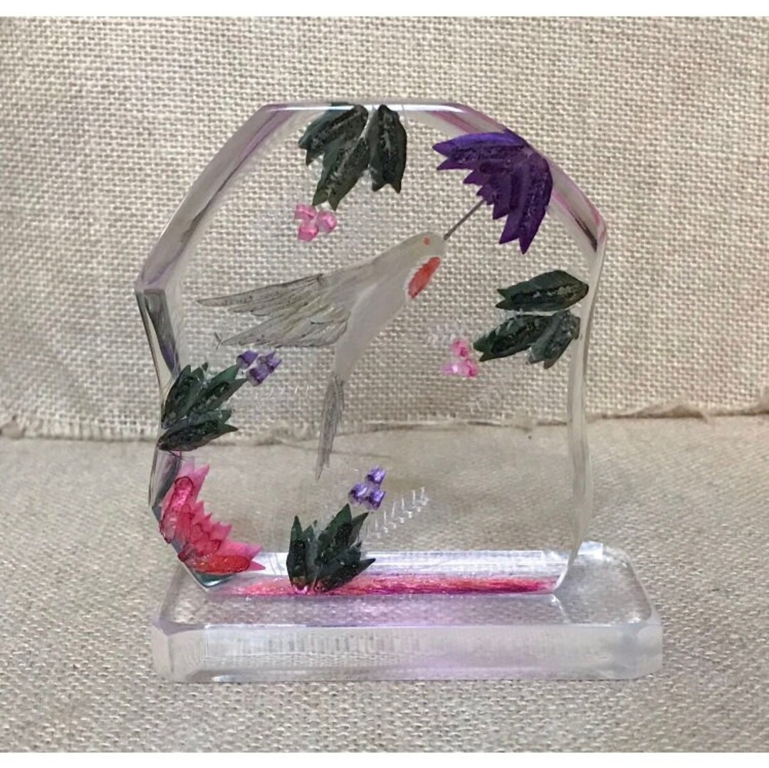 Vintage Reverse Carving Lucite Acrylic Floral Hummingbird Paperweight W ...