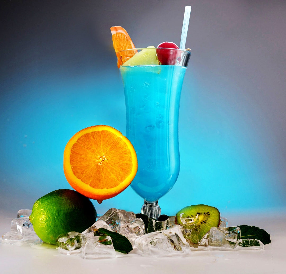 Blue Lagoon Fake Cocktail - Kitchen Kitsch, Shop and Retail Display, TV ...