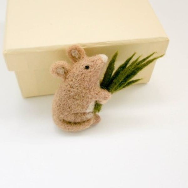 Brooch Mouse - Etsy