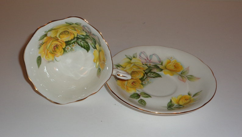 Royal Standard Wide Mouth Square Cabbage Roses With Ribbon Cup and ...