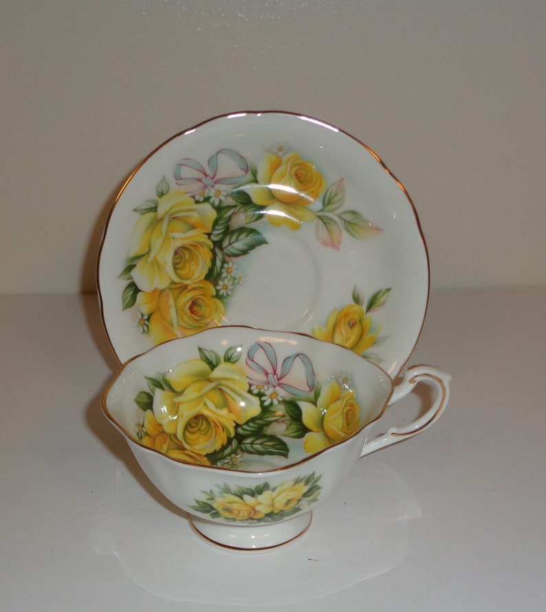 Royal Standard Wide Mouth Square Cabbage Roses With Ribbon Cup and ...