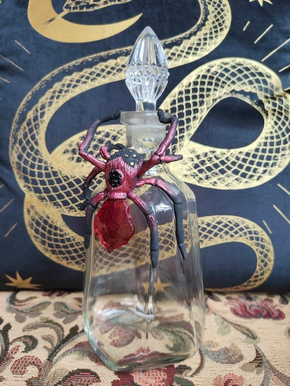 Vintage decanter with sculpted spider. | Etsy