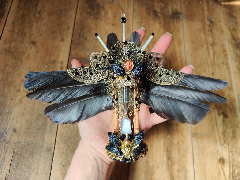 Victorian Inspired Flying Hourglass. Mourning. Crow - Etsy UK