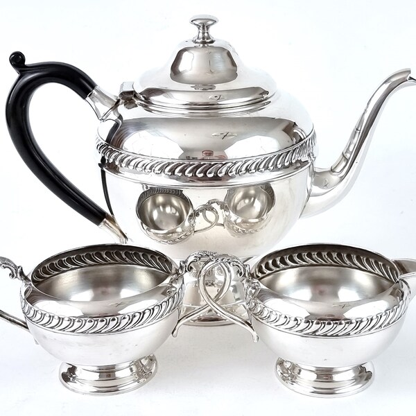 Oneida Silver Teapot - Etsy