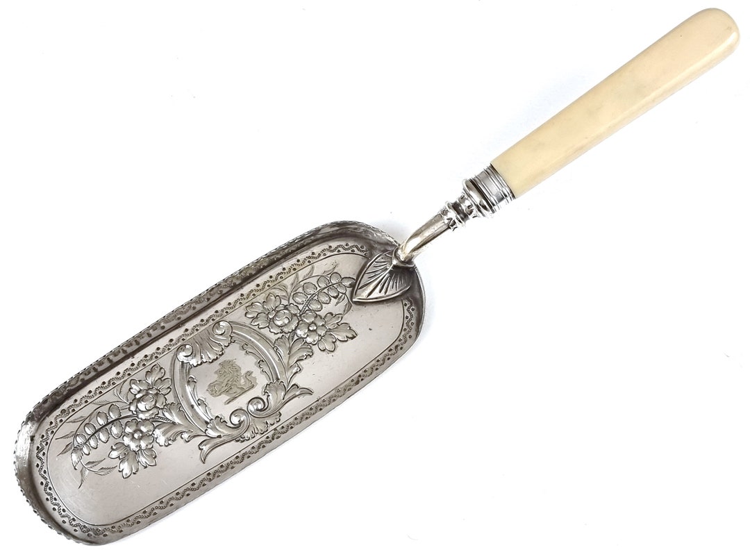 At Fault, Crested Antique, Worn Silver Plate, Armorial Crest, Crumb ...