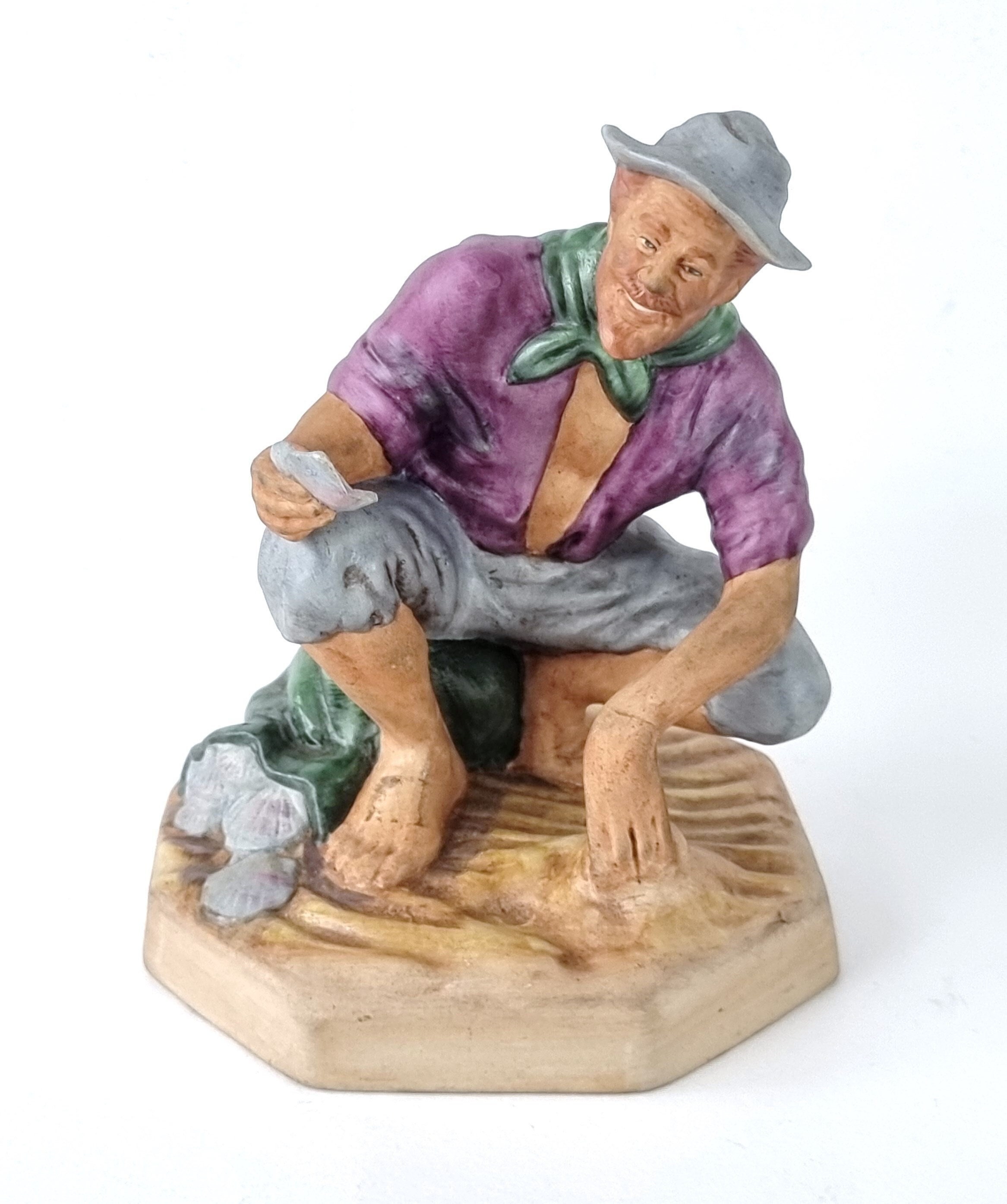 Vintage Figurine, Royal Doulton, Beachcomber, Doulton 2487, Colorful ...