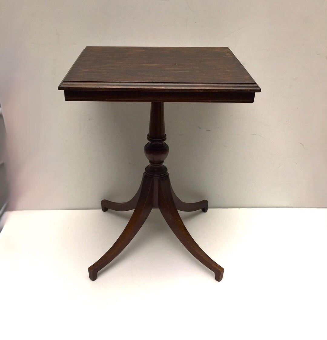 Vintage True Grand Rapids Table Wood Side Table Pedestal Turned Wood ...