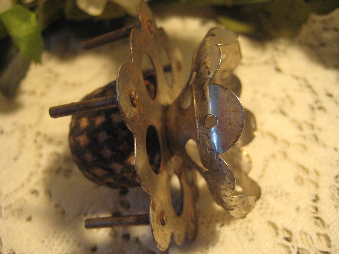 Antique Victorian Swivel Metal Thread Holder W/ Hand-sewn - Etsy